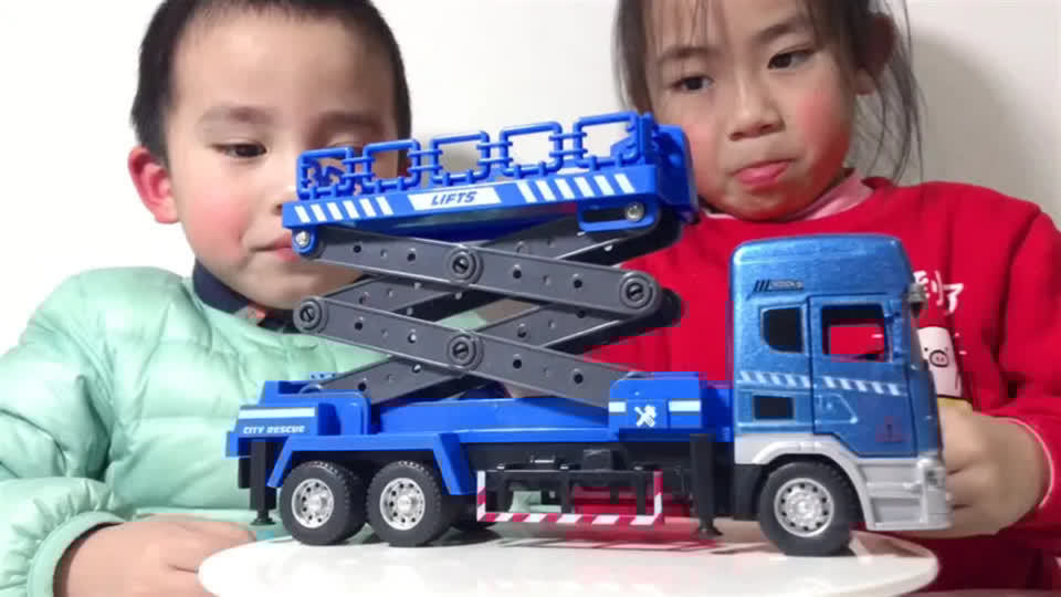 玩具工程车登高车,路灯维修车升降台高空作业玩具汽车模型