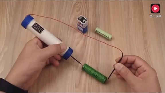 教你做一个微型电压表,还是数显的哦