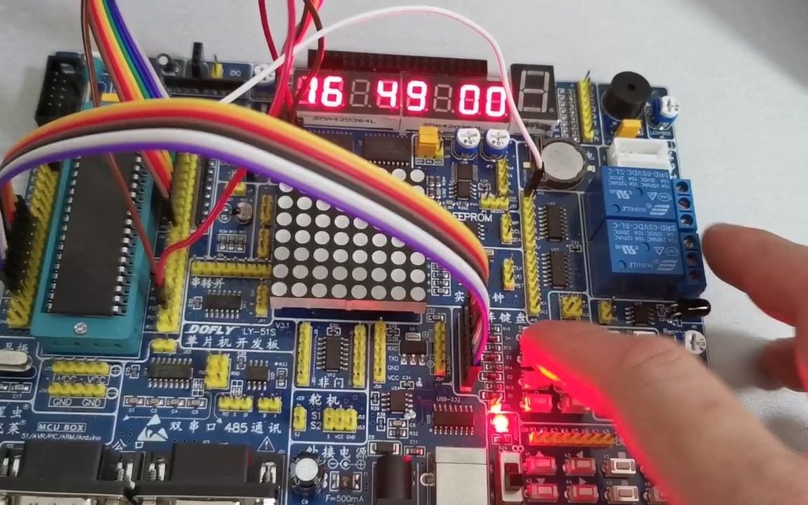基于STC89S52的数字时钟