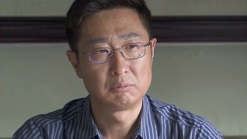 正午阳光:县书记被免职,离别前发自肺腑的感言,让官员共情