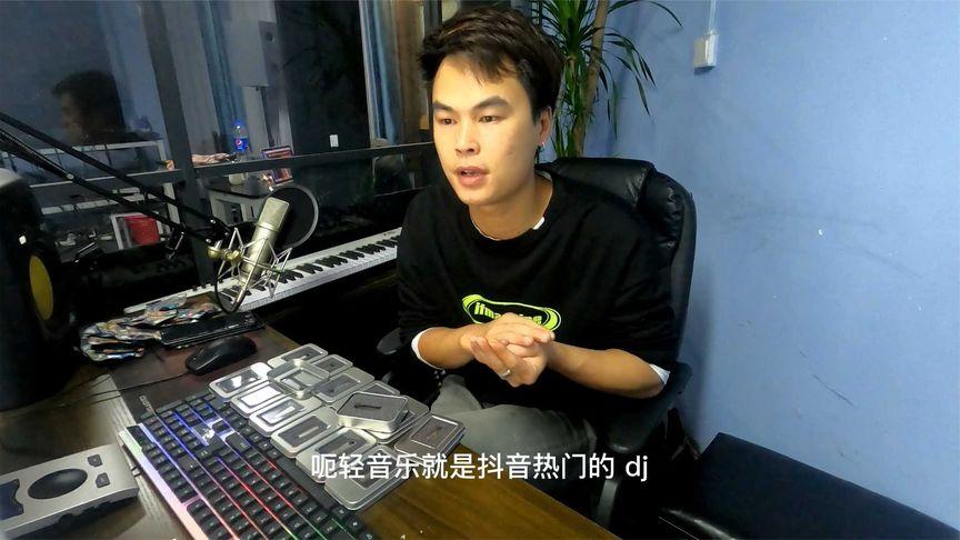 何杰花了整整两天时间整理音乐制作U盘车载 效果棒棒哒