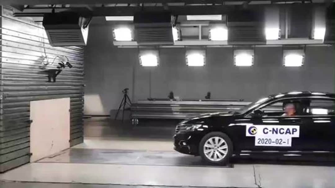 大众帕萨特想靠C-NCAP洗白?我先打肿“五星批发部”的脸!