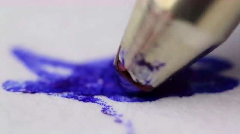 圆珠笔头是怎样工作的?100倍显微镜下观察,才知道为何难造出