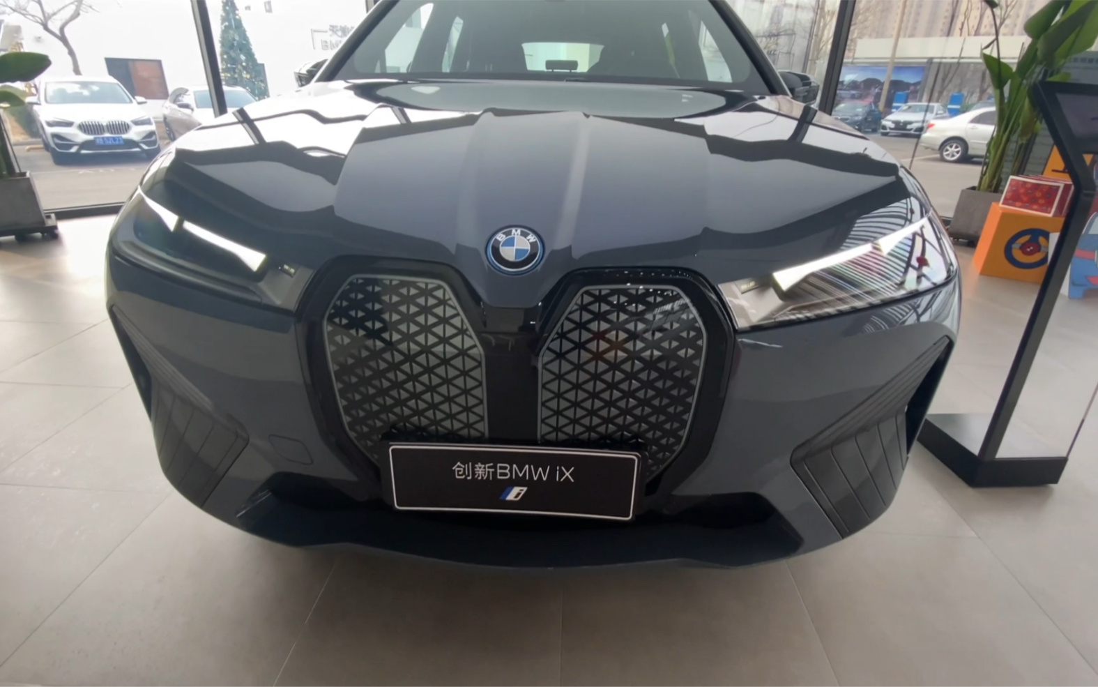 【宝马】BMW iX 纯电动车