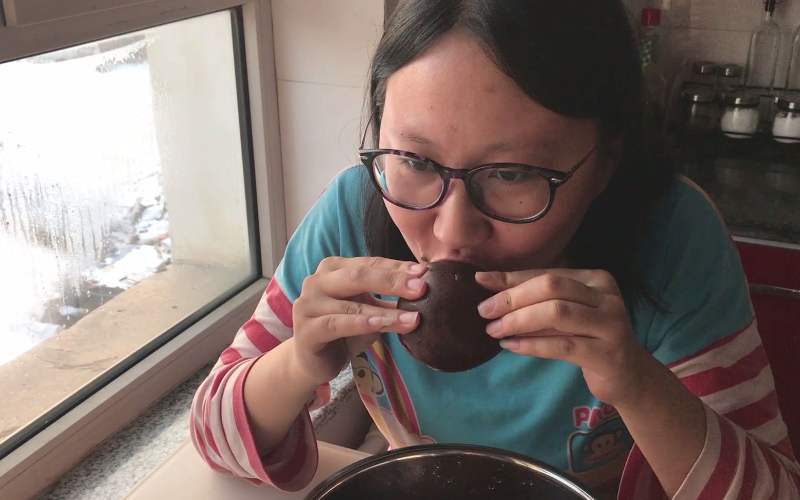 孕妈馋翔翔哥吃的冻梨,自己冰箱制作口感极佳,做法简单一学就会