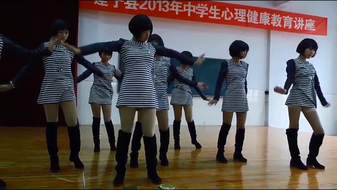 中学女生好看舞蹈