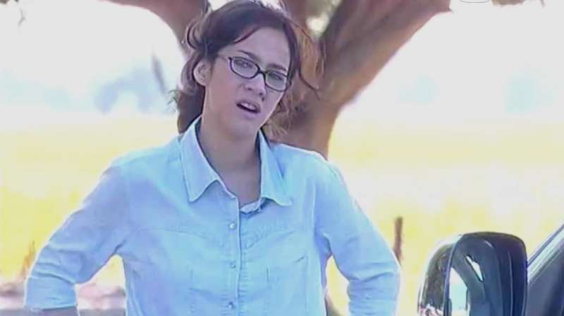 因男子的原因与女子撞车,男子不但不道歉还蛮不讲理,女子气炸!