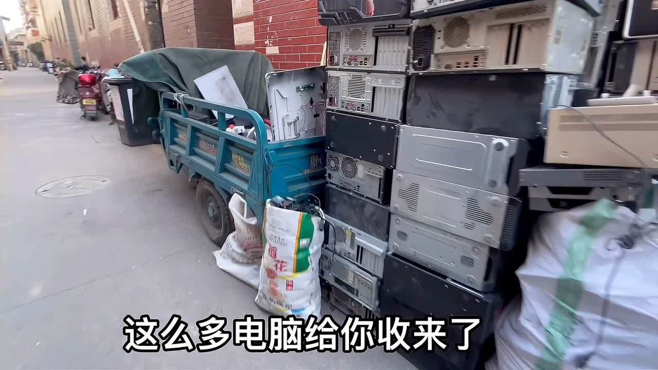 老板家里电脑堆积如山,居然发现2片几十年的黄金处理器