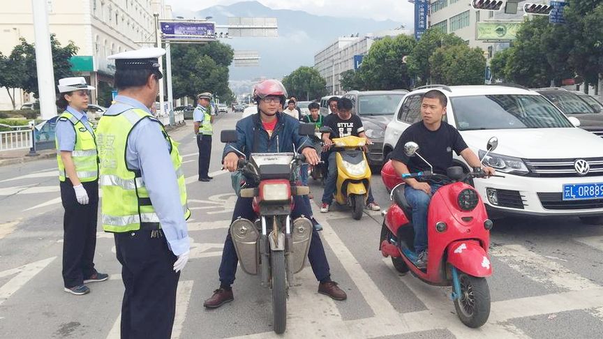 交警提示:以下这类电动车属于机动车,上路需要备有驾驶证