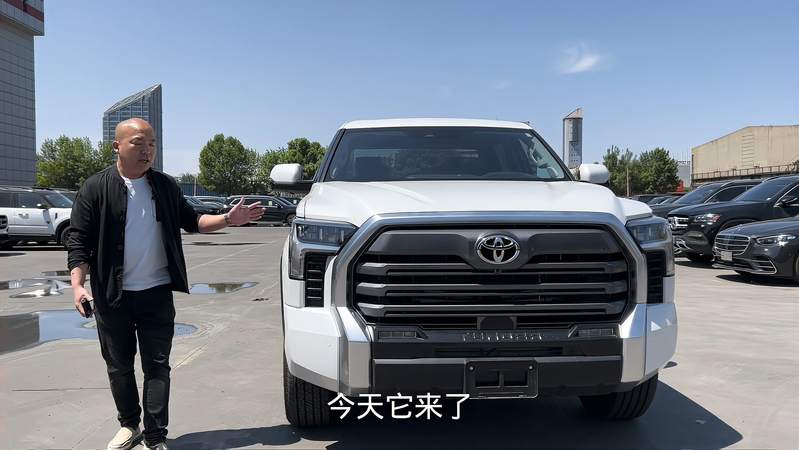 2022款丰田坦途皮卡抵达国内!现场实拍!
