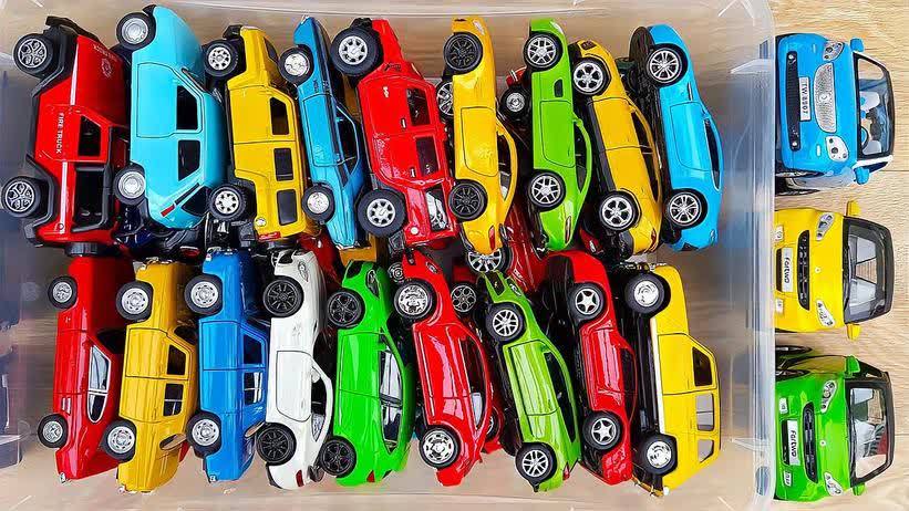 彩色运输卡车和迷你汽车模型介绍