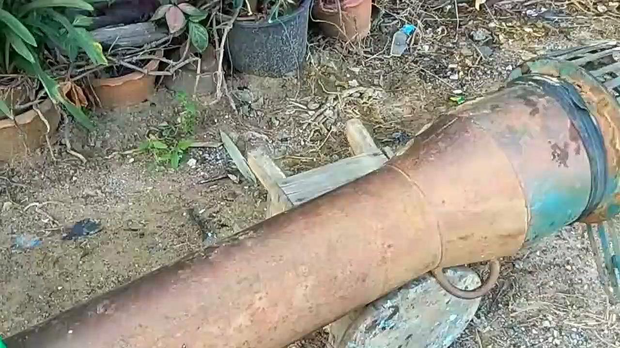 管道老化腐蚀,找焊工做修补,焊工却拿胶水粘,能行吗?