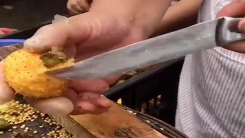 这是贵州夏天才有的水果,叫刺梨,维生素,含量极高哦