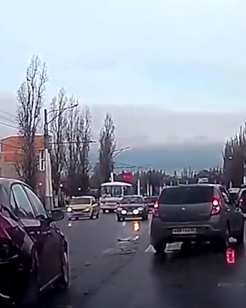 行车记录仪拍下的惨烈车祸,看完之后不敢分神驾驶了