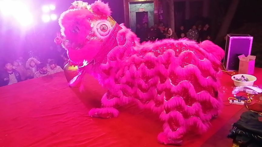 舞狮表演,好有过年的氛围
