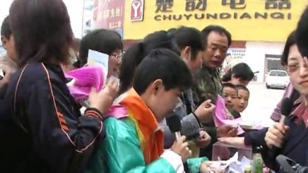 开发区局税务人员进行税法宣传