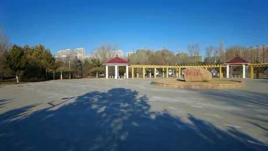 包头这座公园雕塑太感人了