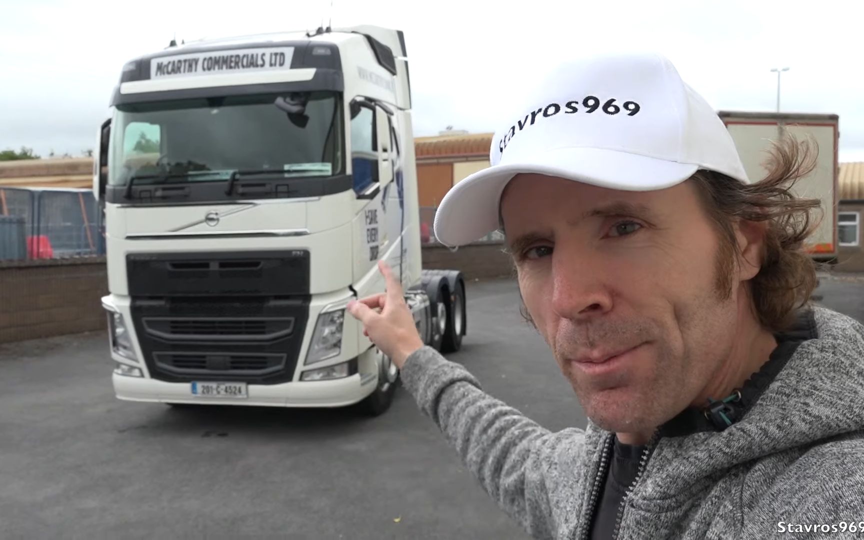 【复合涡轮 力大还省油】爱尔兰老哥试驾用了D13K500TC发动机的...