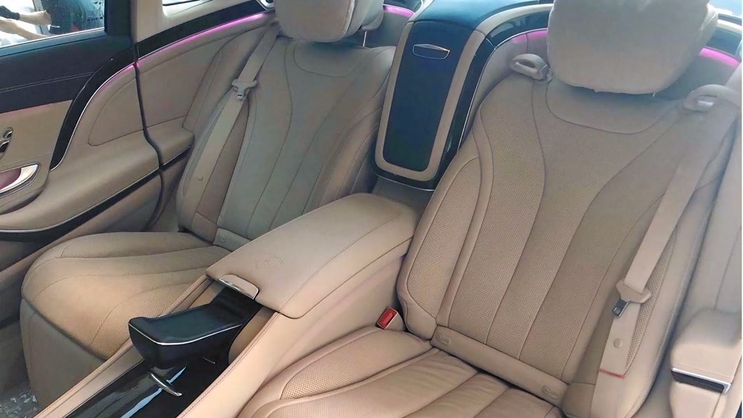 高端商务,迈巴赫S400改装米色后排头等舱行政座椅折叠桌板