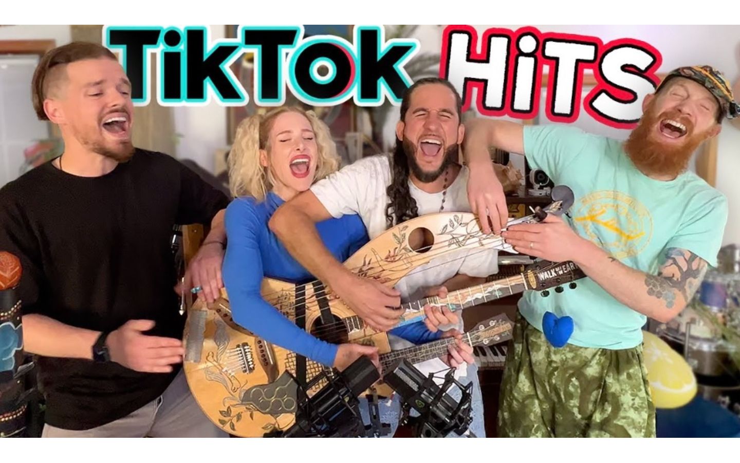 【热歌串烧】用一把大吉他挑战12首TikTok热歌的一镜到底丝滑串烧...