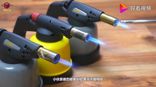 把刀加热到1000度切液体玻璃,会发生什么?画面引起极度舒适