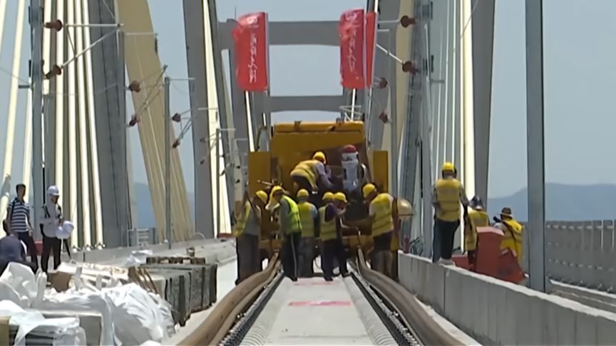 莱荣高铁被举报背后:中建八局监理方为中铁二院子公司