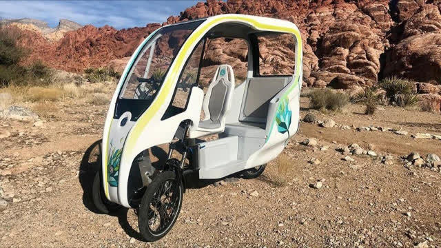 太阳能“自平衡”三轮自行车!不怕风雨,能坐3人还能拉货!