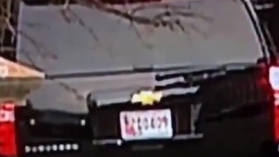 30秒|美国新一任总统就职典礼临近,伊万卡夫妇离开白宫