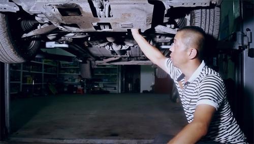 早上着车后怠速特别低,发动机有些轻微抖动,要重点检查这个零件