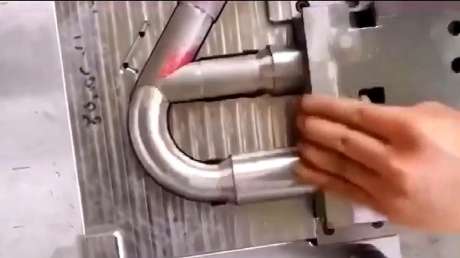 180度弯管抽芯注塑模具机构原理展示