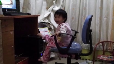 电脑旁听儿歌说话