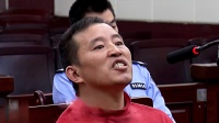 “最嚣张”的死刑犯,跟法官叫嚣:你有本事来打我啊!