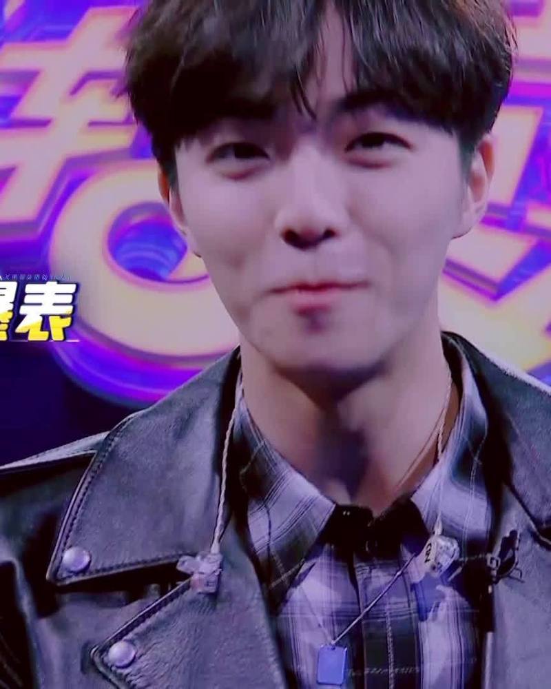 【#嗨唱转起来# 精彩提前看】本周五20:10 嗨唱爬梯带你重回青春!...