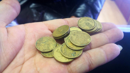 梅花5角硬币做手镯,里面真的含有黄金吗?听听加工师傅怎么说