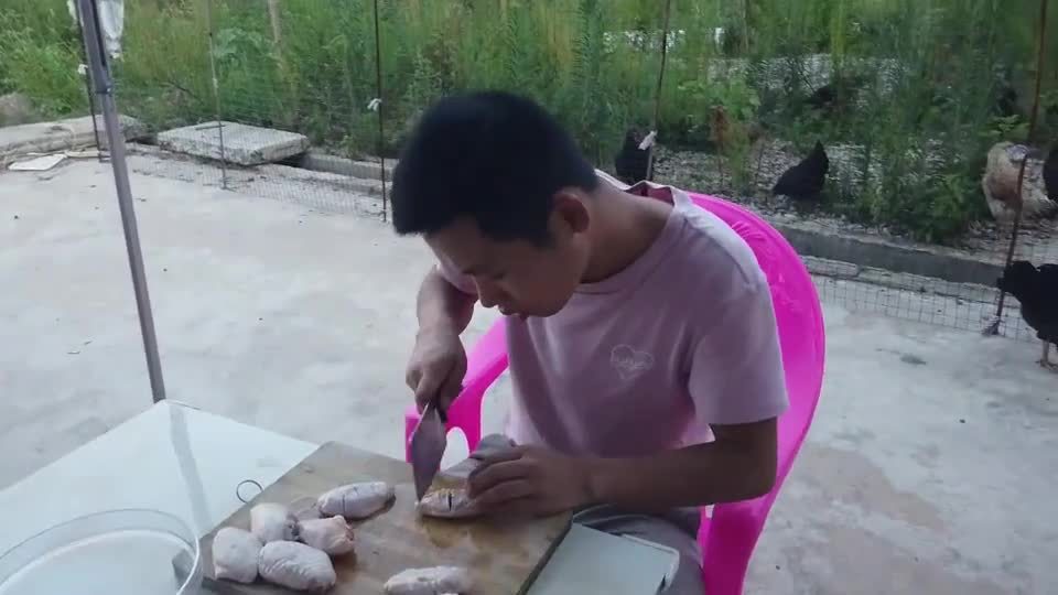 第一次做可乐鸡翅,步骤简单,没想到这么好吃