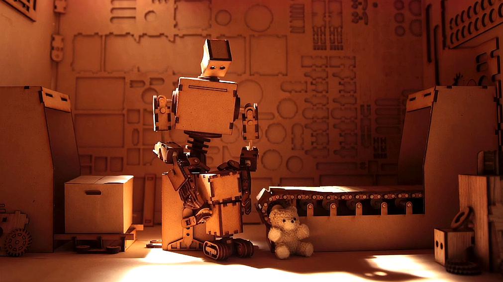 一个感人的动画短片,仓库里的机器人!