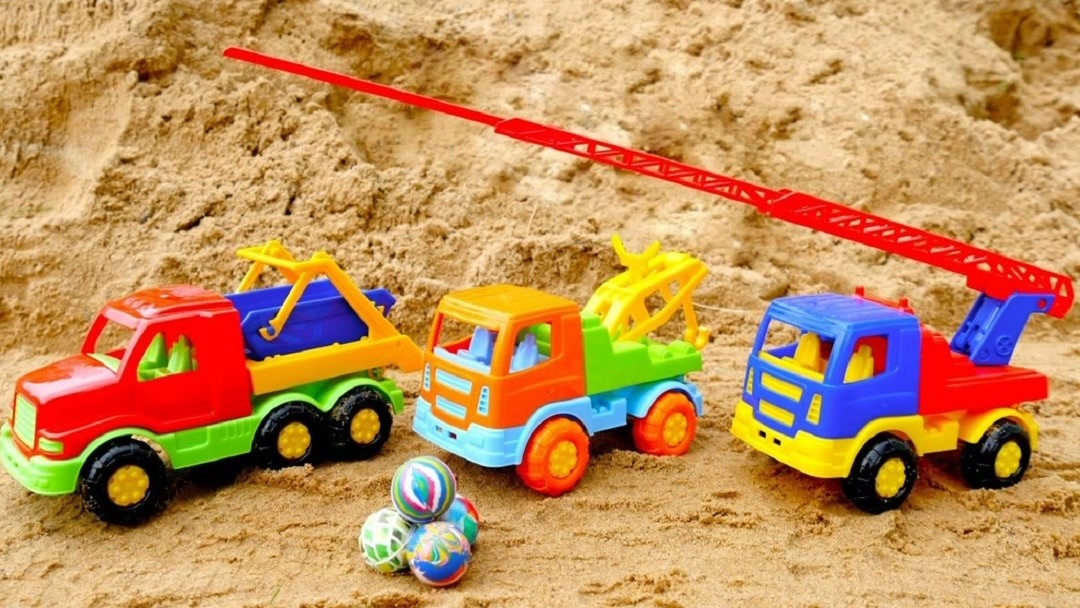 汽车玩具 儿童动画片:遇难的工程车们!神秘蛋出现!