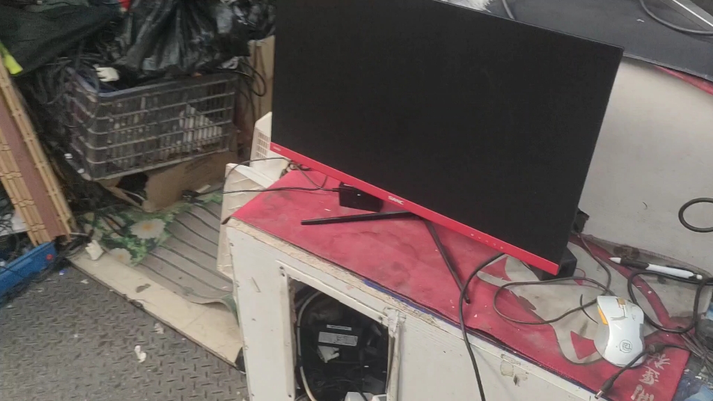 500块钱回收了一个二手显示器,淘宝的骗子竟然开价900回收?这是什么...