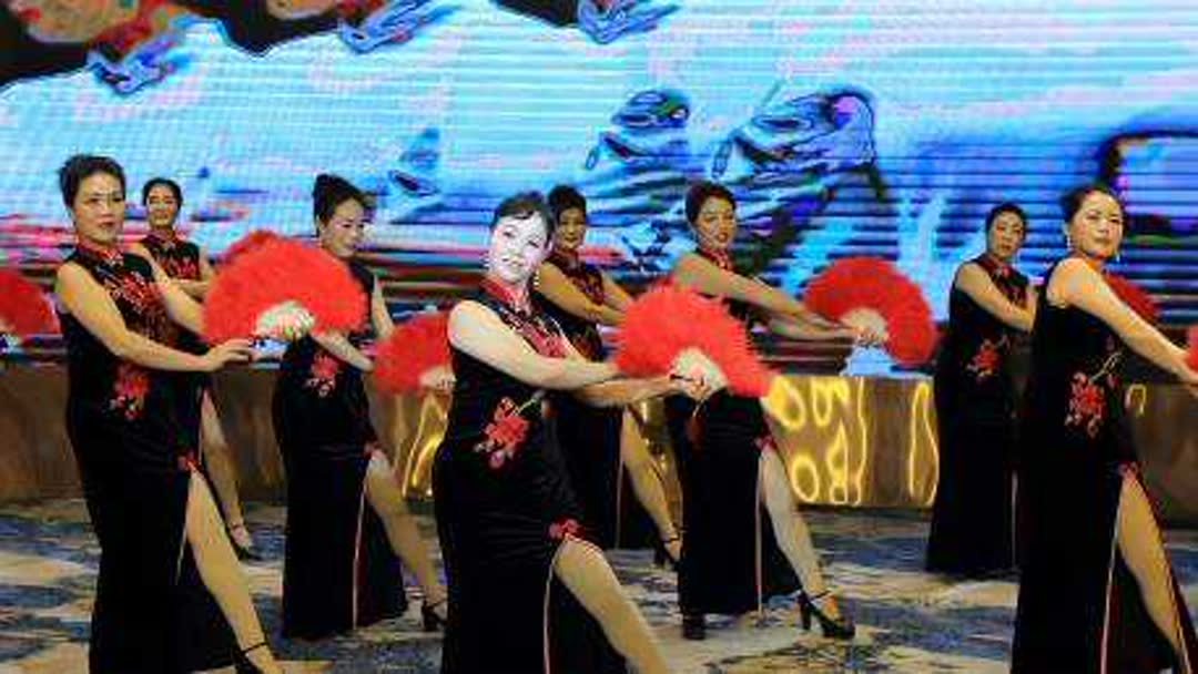 衡阳市2021旗袍春晚:靓姐模特艺术团 旗袍秀——《国色天香》