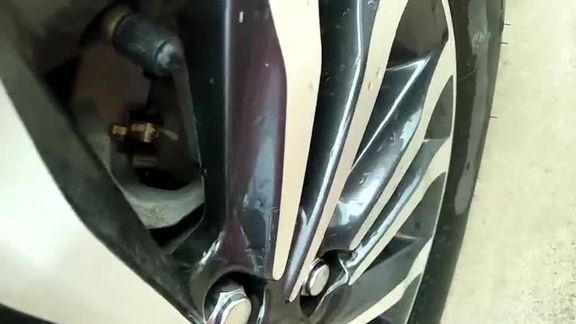 经常检查刹车片,防止刹车丢失发生事故「来自懂车帝车友圈」