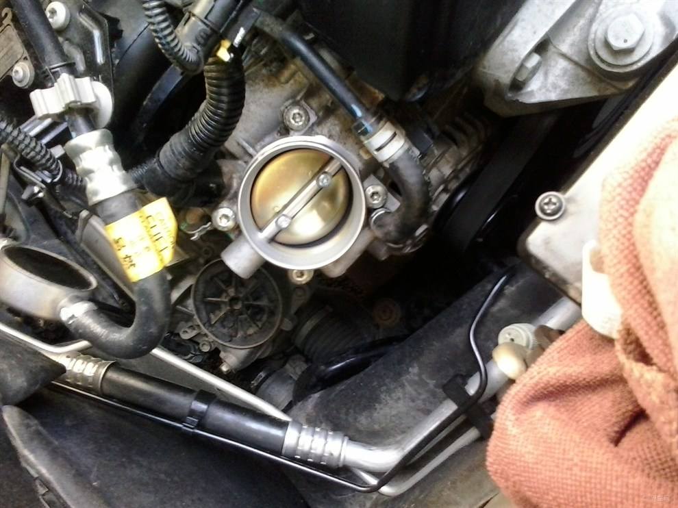 节气门并不是都是被用坏的,清洗时注意这四个点,别被4s店忽悠了