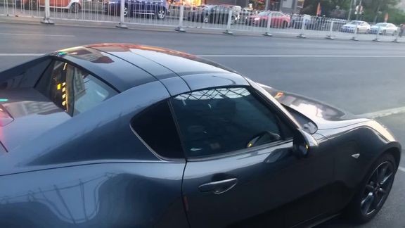 硬顶敞篷车的三个卖点#跑车# #硬顶敞篷# #马自达# #MX-5#