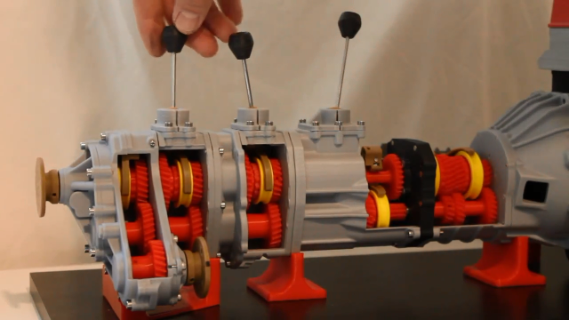 老外用3D打印变速箱,通电后竟还能转动,网友:涨知识了