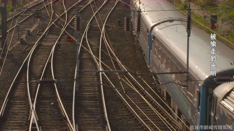 铁路信号灯很重要,可以说是火车的神经,神经却出了问题