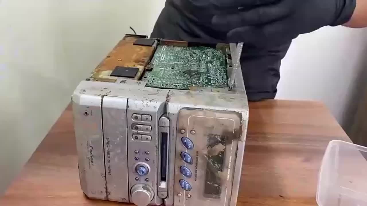 修复一台年代感十足的播放器,过程看着过瘾!