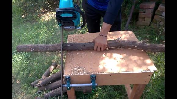 如何使用电锯更方便更省力,看看这个小技巧,绝对让你受益良多