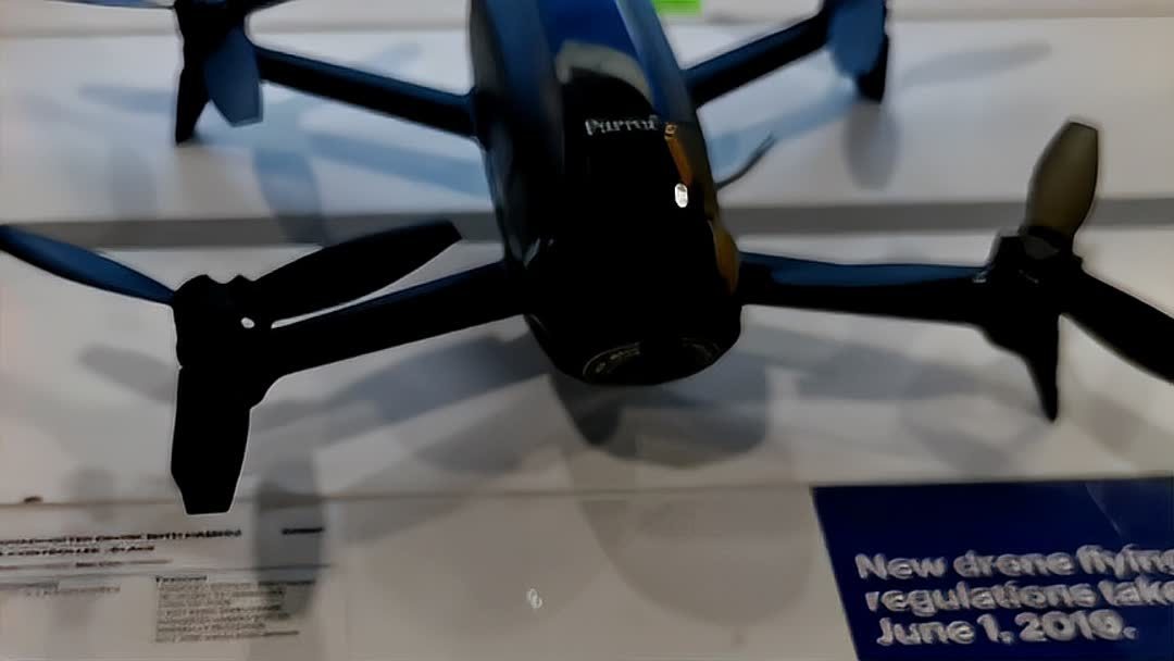 加拿大的大疆无人机和法国派诺特无人机多少钱?大疆比国内贵吗?