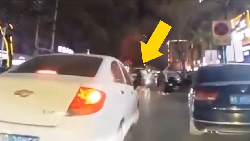 河北邯郸一汽车冲入人群,多人受伤?应急管理局:正向公安部门核实