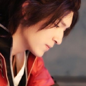 帅裂苍穹文武心晴 