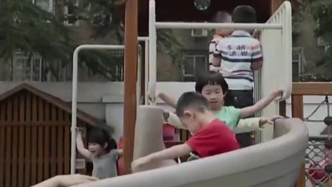孩子经常眨眼 可能是儿童抽动症?